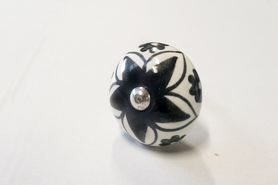 Ceramic 4cm black/white flower round door knobs d9c – Decorative door knobs